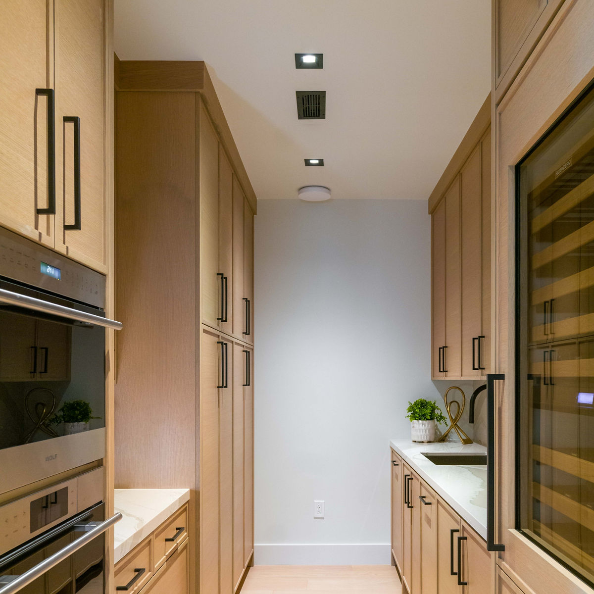 Why You Should Add a Butler’s Pantry to Your Kitchen Design