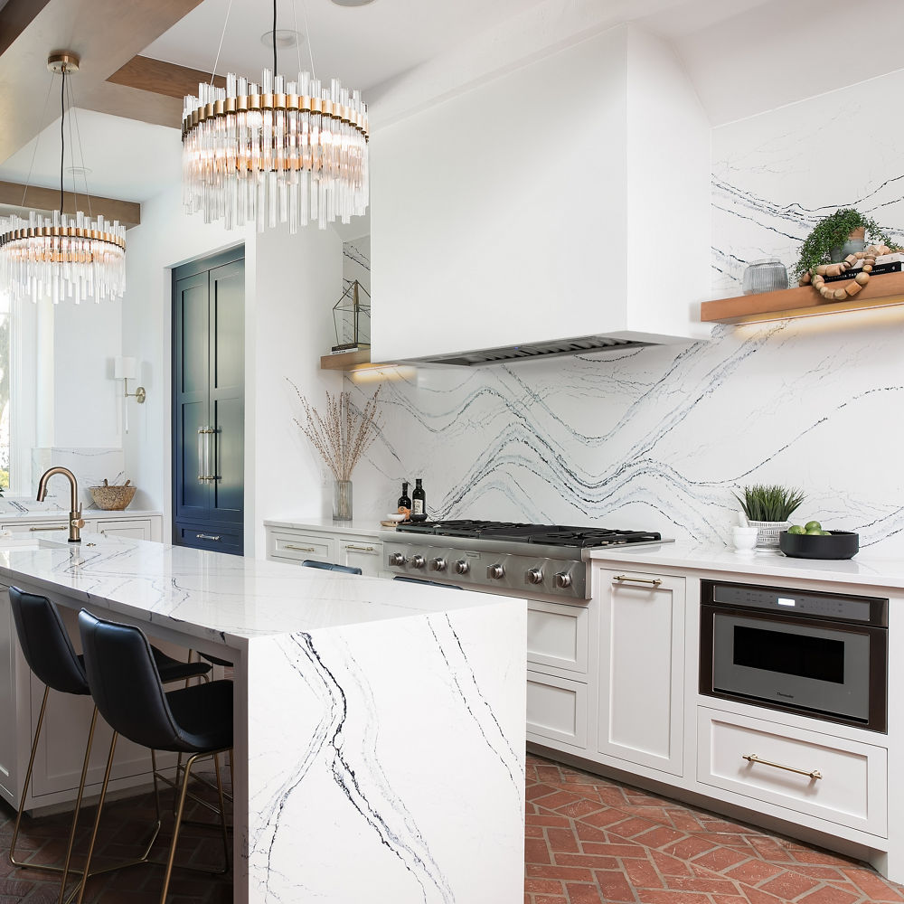 How to Make a Closed-Concept Kitchen Feel Grand