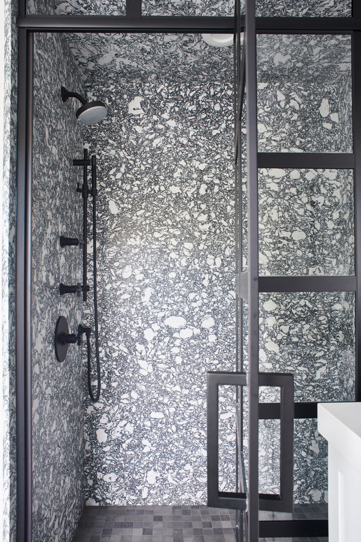 Quartz Walls Transform the Shower Space