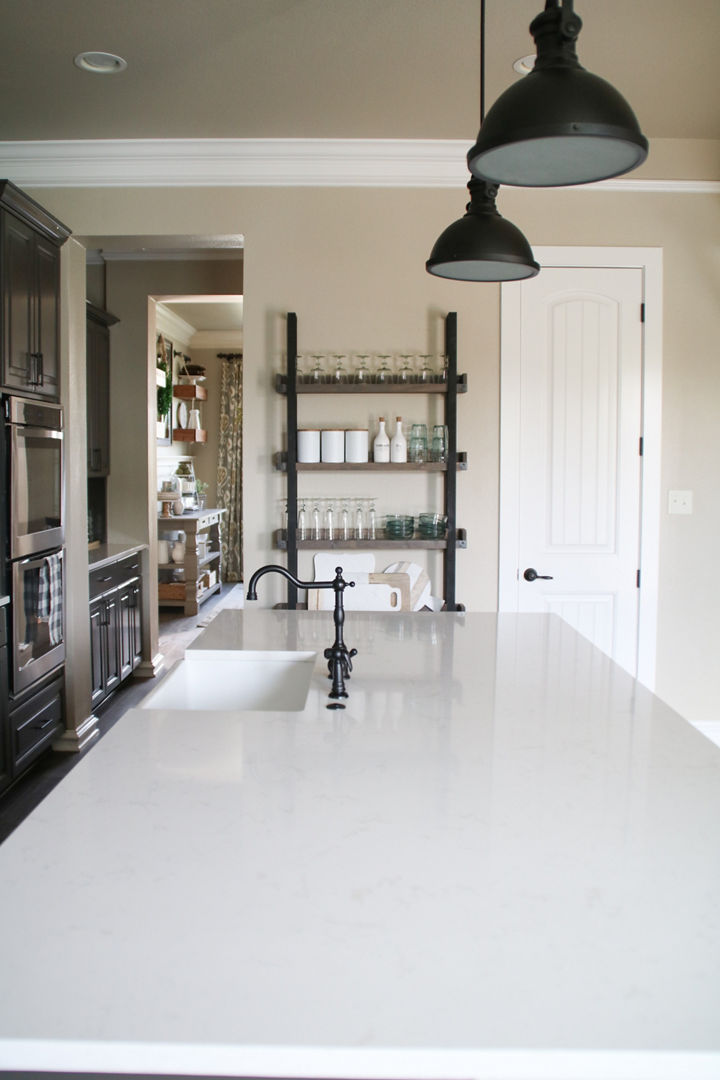 Perfect Pair: Farmhouse Countertops with Farmhouse Style Sinks